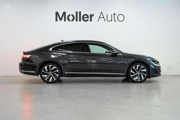Pelēks Volkswagen Arteon 2022 Viļņa, ar dzinēja tilpumu 1.40 L un nobraukumu 95 tūkst. km par 25900 €, foto 4 vietnē AUTOMOTO.COM.LV