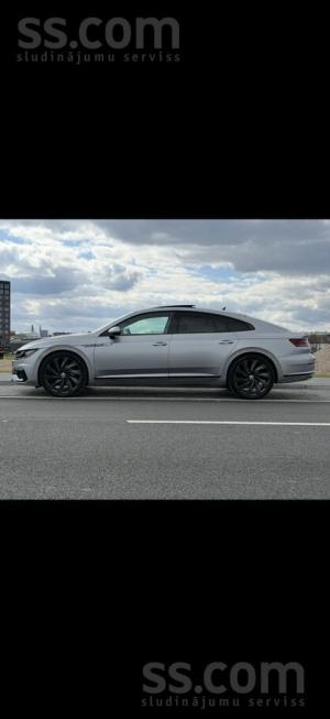 Grey Volkswagen Arteon 2017 in Riga, with an engine capacity of 2.00 L and mileage of 163 thousand km for 19500 €, photo 4 on AUTOMOTO.COM.LV
