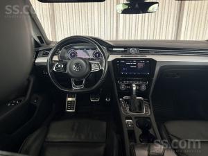 Grey Volkswagen Arteon 2017 in Riga, with an engine capacity of 2.00 L and mileage of 163 thousand km for 19500 €, photo 8 on AUTOMOTO.COM.LV
