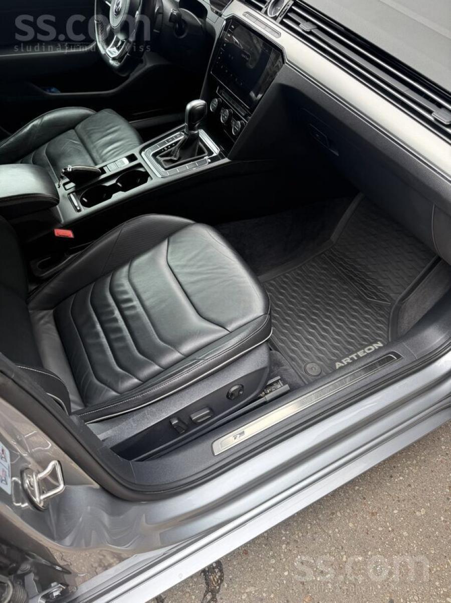 Grey Volkswagen Arteon 2017 in Riga, with an engine capacity of 2.00 L and mileage of 163 thousand km for 19500 €, photo 12 on AUTOMOTO.COM.LV