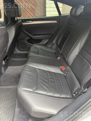 Grey Volkswagen Arteon 2017 in Riga, with an engine capacity of 2.00 L and mileage of 163 thousand km for 19500 €, photo 13 on AUTOMOTO.COM.LV
