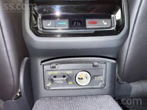 Grey Volkswagen Arteon 2017 in Riga, with an engine capacity of 2.00 L and mileage of 163 thousand km for 19500 €, photo 16 on AUTOMOTO.COM.LV