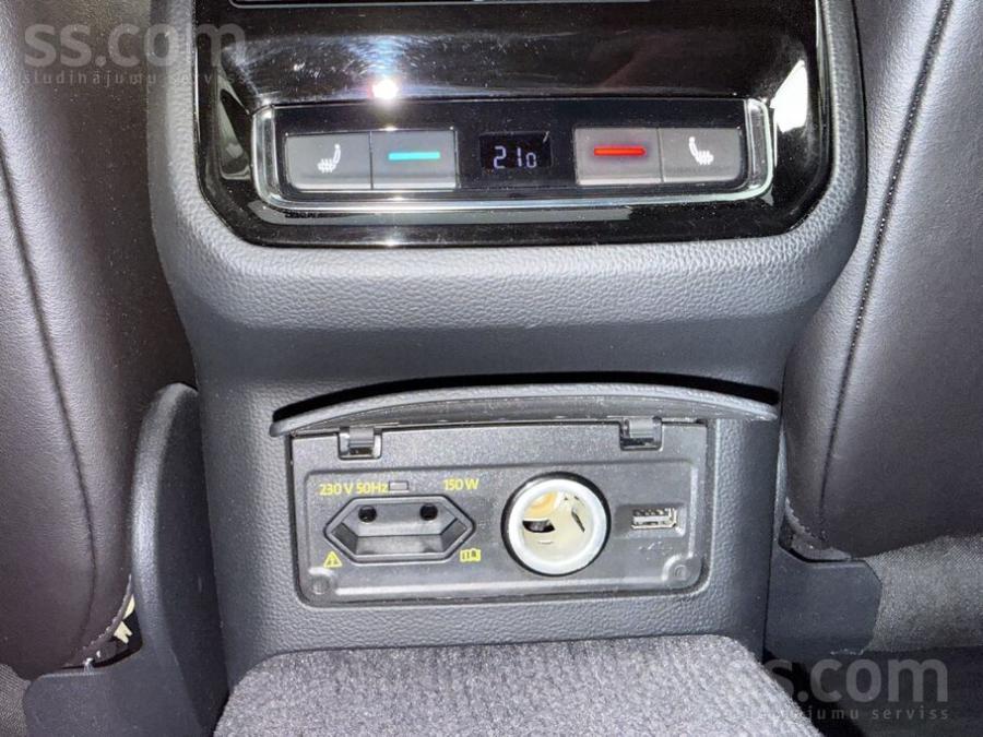 Grey Volkswagen Arteon 2017 in Riga, with an engine capacity of 2.00 L and mileage of 163 thousand km for 19500 €, photo 16 on AUTOMOTO.COM.LV