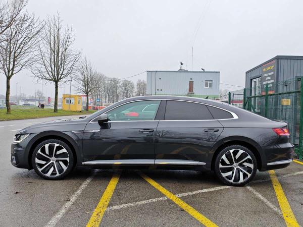 Grey Volkswagen Arteon 2018 in Klaipeda, with an engine capacity of 1.97 L and mileage of 190 thousand km for 18999 €, photo 3 on AUTOMOTO.COM.LV