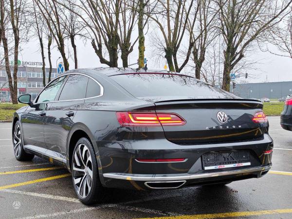 Grey Volkswagen Arteon 2018 in Klaipeda, with an engine capacity of 1.97 L and mileage of 190 thousand km for 18999 €, photo 4 on AUTOMOTO.COM.LV