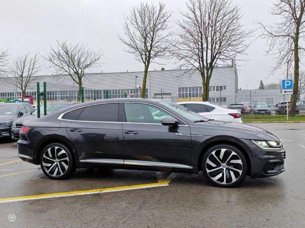 Grey Volkswagen Arteon 2018 in Klaipeda, with an engine capacity of 1.97 L and mileage of 190 thousand km for 18999 €, photo 8 on AUTOMOTO.COM.LV