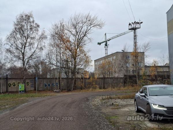 Grey Volkswagen Arteon 2018 in Tallinn, with an engine capacity of 2.00 L and mileage of 0 thousand km for 12000 €, photo 3 on AUTOMOTO.COM.LV