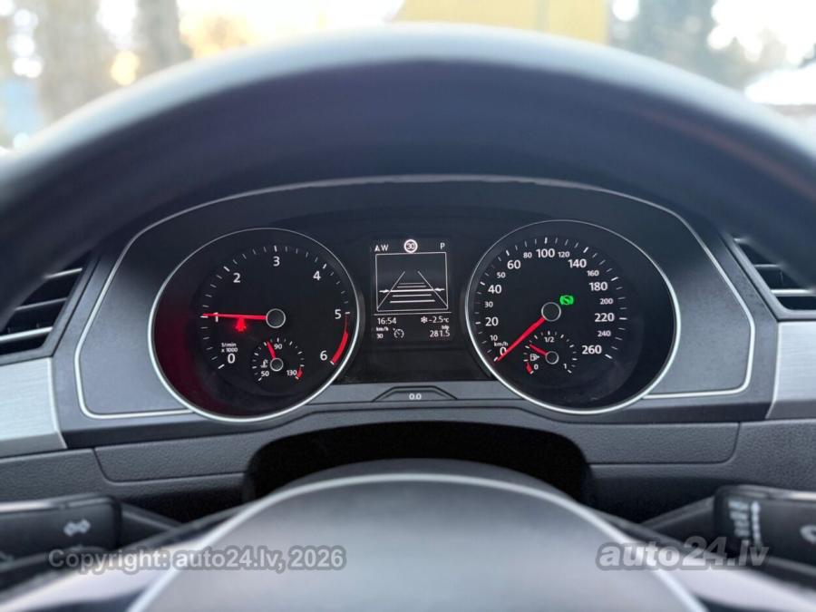 Grey Volkswagen Arteon 2018 in Tartu, with an engine capacity of 2.00 L and mileage of 290 thousand km for 15500 €, photo 22 on AUTOMOTO.COM.LV