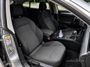 Grey Volkswagen Arteon 2018 in Valga, with an engine capacity of 2.00 L and mileage of 280 thousand km for 12700 €, photo 11 on AUTOMOTO.COM.LV