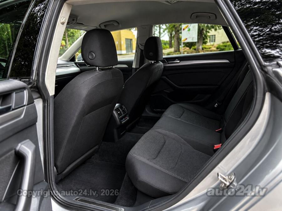Grey Volkswagen Arteon 2018 in Valga, with an engine capacity of 2.00 L and mileage of 280 thousand km for 12700 €, photo 13 on AUTOMOTO.COM.LV