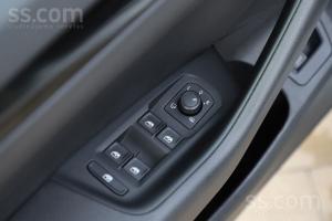 Grey Volkswagen Arteon 2018 in Tukums, with an engine capacity of 2.00 L and mileage of 143 thousand km for 16500 €, photo 18 on AUTOMOTO.COM.LV