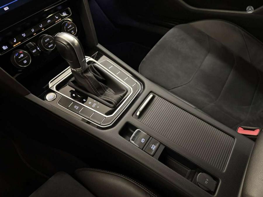 Pelēks Volkswagen Arteon 2018 Marijampole, ar dzinēja tilpumu 1.97 L un nobraukumu 192 tūkst. km par 18250 €, foto 17 vietnē AUTOMOTO.COM.LV