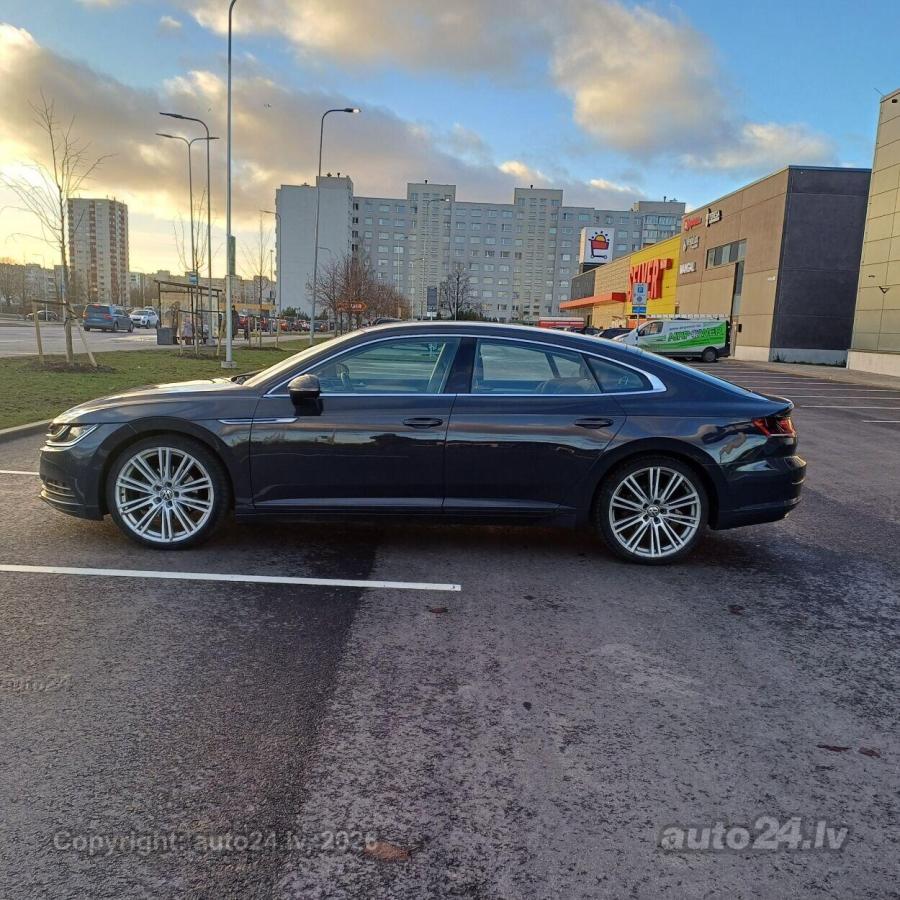 Grey Volkswagen Arteon 2019 in Tallinn, with an engine capacity of 2.00 L and mileage of 168 thousand km for 18000 €, photo 4 on AUTOMOTO.COM.LV