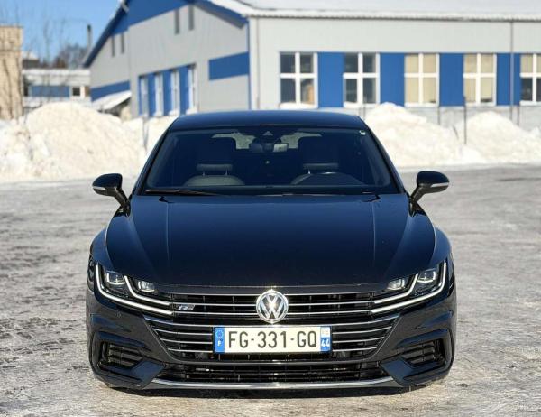 Grey Volkswagen Arteon 2019 in Taurage, with an engine capacity of 1.97 L and mileage of 238 thousand km for 16700 €, photo 3 on AUTOMOTO.COM.LV