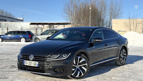 Grey Volkswagen Arteon 2019 in Taurage, with an engine capacity of 1.97 L and mileage of 238 thousand km for 16700 €, photo 5 on AUTOMOTO.COM.LV