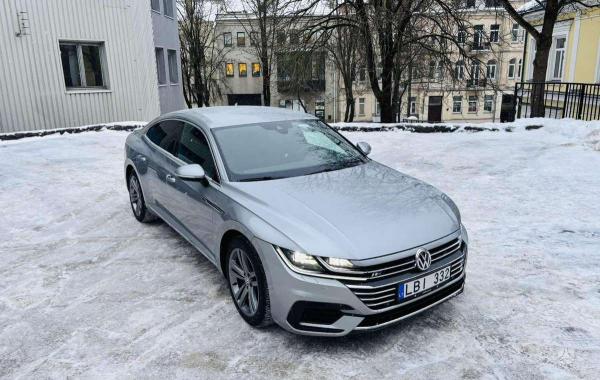 Pelēks Volkswagen Arteon 2019 Viļņa, ar dzinēja tilpumu 1.50 L un nobraukumu 211 tūkst. km par 18850 €, foto 3 vietnē AUTOMOTO.COM.LV