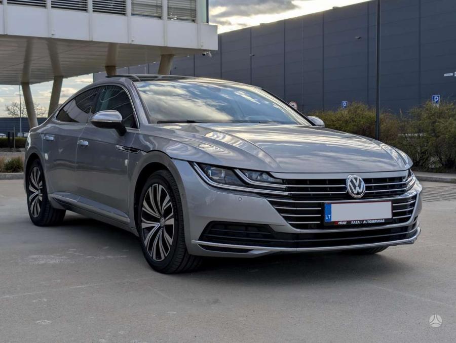 Grey Volkswagen Arteon 2019 in Vilnius, with an engine capacity of 1.97 L and mileage of 172 thousand km for 16700 €, photo 4 on AUTOMOTO.COM.LV
