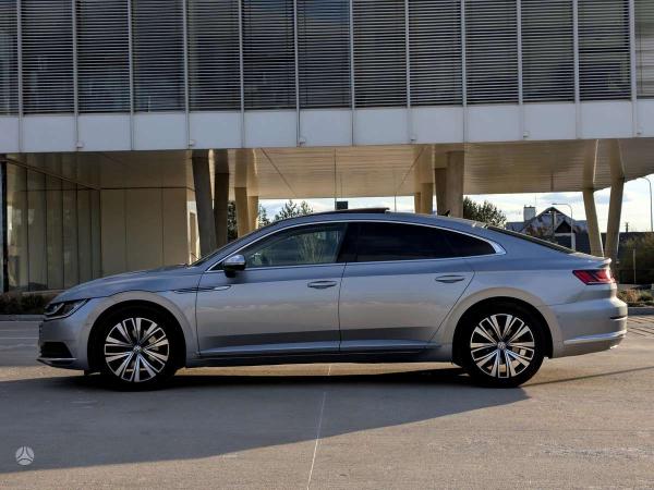 Pelēks Volkswagen Arteon 2019 Viļņa, ar dzinēja tilpumu 1.97 L un nobraukumu 172 tūkst. km par 16700 €, foto 4 vietnē AUTOMOTO.COM.LV