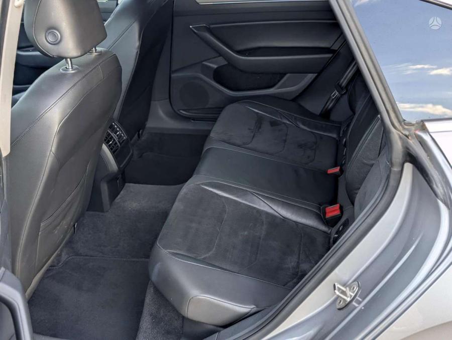Grey Volkswagen Arteon 2019 in Vilnius, with an engine capacity of 1.97 L and mileage of 172 thousand km for 16700 €, photo 13 on AUTOMOTO.COM.LV