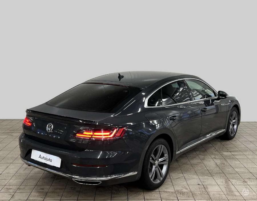 Grey Volkswagen Arteon 2020 in Kaunas, with an engine capacity of 1.98 L and mileage of 73 thousand km for 24600 €, photo 4 on AUTOMOTO.COM.LV