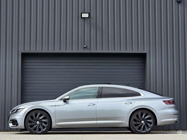 Grey Volkswagen Arteon 2020 in Kaunas, with an engine capacity of 2.00 L and mileage of 242 thousand km for 19750 €, photo 5 on AUTOMOTO.COM.LV
