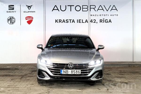 Pelēks Volkswagen Arteon 2022 Rīga, ar dzinēja tilpumu 1.40 L un nobraukumu 132 tūkst. km par 22700 €, foto 2 vietnē AUTOMOTO.COM.LV