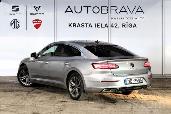 Pelēks Volkswagen Arteon 2022 Rīga, ar dzinēja tilpumu 1.40 L un nobraukumu 132 tūkst. km par 22700 €, foto 6 vietnē AUTOMOTO.COM.LV