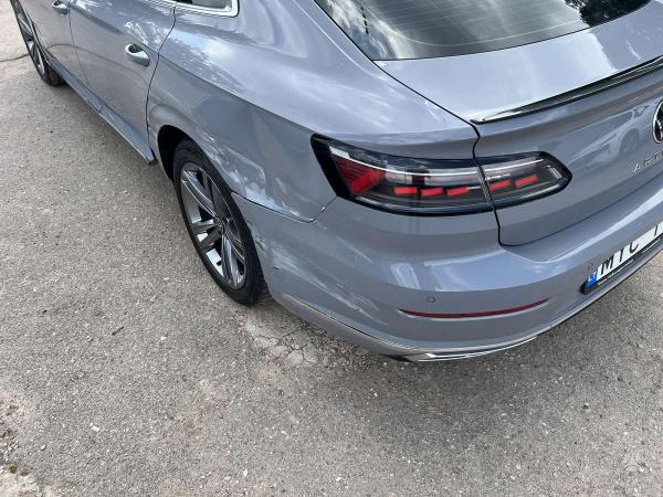 Grey Volkswagen Arteon 2022 in Kaunas, with an engine capacity of 1.98 L and mileage of 137 thousand km for 16400 €, photo 9 on AUTOMOTO.COM.LV