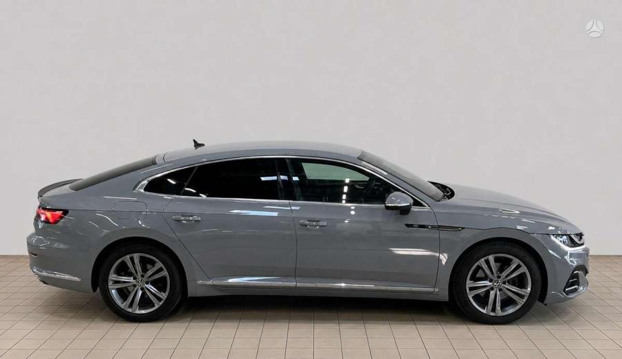 Grey Volkswagen Arteon 2022 in Kaunas, with an engine capacity of 1.98 L and mileage of 127 thousand km for 23500 €, photo 4 on AUTOMOTO.COM.LV
