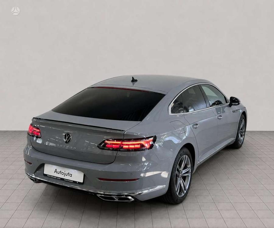 Grey Volkswagen Arteon 2022 in Kaunas, with an engine capacity of 1.98 L and mileage of 127 thousand km for 23500 €, photo 5 on AUTOMOTO.COM.LV