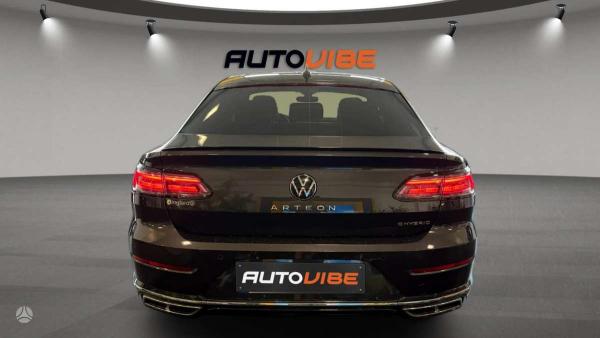 Grey Volkswagen Arteon 2022 in Vilnius, with an engine capacity of 1.40 L and mileage of 93 thousand km for 26666 €, photo 5 on AUTOMOTO.COM.LV
