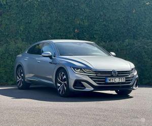 Pelēks Volkswagen Arteon 2022 Viļņa, ar dzinēja tilpumu 2.00 L un nobraukumu 111 tūkst. km par 23500 €, foto 5 vietnē AUTOMOTO.COM.LV