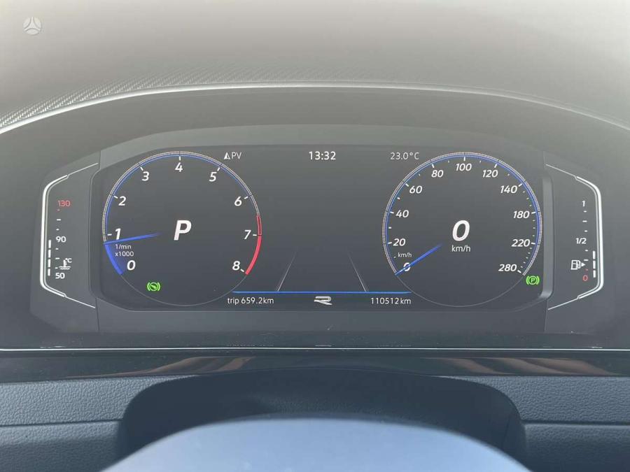 Pelēks Volkswagen Arteon 2022 Viļņa, ar dzinēja tilpumu 2.00 L un nobraukumu 111 tūkst. km par 23500 €, foto 17 vietnē AUTOMOTO.COM.LV