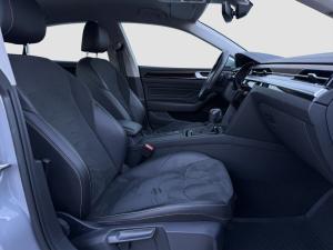 Pelēks Volkswagen Arteon 2024 Pērnava, ar dzinēja tilpumu 2.00 L un nobraukumu 54 tūkst. km par 29900 €, foto 6 vietnē AUTOMOTO.COM.LV