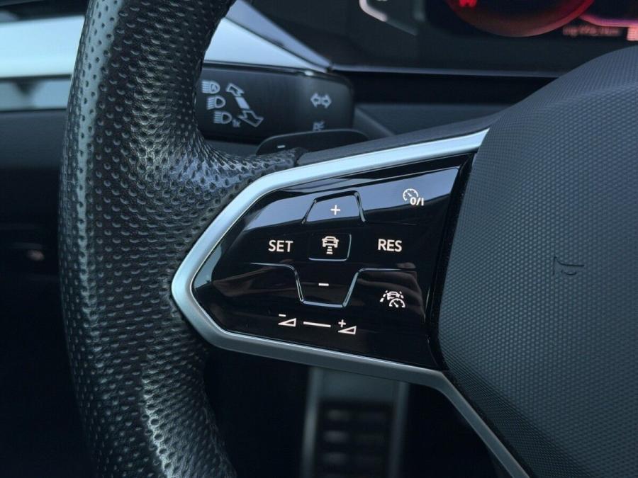 Pelēks Volkswagen Arteon 2024 Pērnava, ar dzinēja tilpumu 2.00 L un nobraukumu 54 tūkst. km par 29900 €, foto 17 vietnē AUTOMOTO.COM.LV
