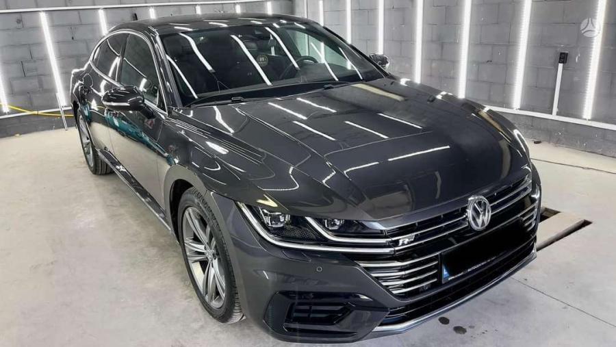 Grey Volkswagen Arteon 2017 in Siauliai, with an engine capacity of 2.00 L and mileage of 135 thousand km for 17300 €, photo 3 on AUTOMOTO.COM.LV