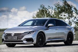 Pelēks Volkswagen Arteon 2017 Šauļi, ar dzinēja tilpumu 2.00 L un nobraukumu 242 tūkst. km par 17500 €, foto 3 vietnē AUTOMOTO.COM.LV