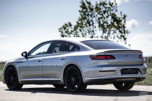 Pelēks Volkswagen Arteon 2017 Šauļi, ar dzinēja tilpumu 2.00 L un nobraukumu 242 tūkst. km par 17500 €, foto 4 vietnē AUTOMOTO.COM.LV