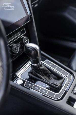 Pelēks Volkswagen Arteon 2017 Šauļi, ar dzinēja tilpumu 2.00 L un nobraukumu 242 tūkst. km par 17500 €, foto 22 vietnē AUTOMOTO.COM.LV