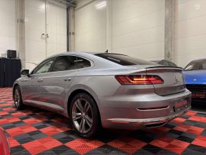 Grey Volkswagen Arteon 2017 in Vilnius, with an engine capacity of 1.97 L and mileage of 172 thousand km for 16990 €, photo 7 on AUTOMOTO.COM.LV