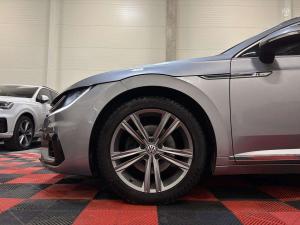 Grey Volkswagen Arteon 2017 in Vilnius, with an engine capacity of 1.97 L and mileage of 172 thousand km for 16990 €, photo 10 on AUTOMOTO.COM.LV