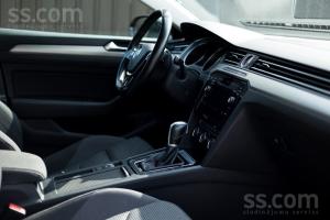Grey Volkswagen Arteon 2018 in Riga, with an engine capacity of 2.00 L and mileage of 184 thousand km for 16400 €, photo 8 on AUTOMOTO.COM.LV