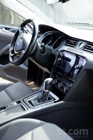 Grey Volkswagen Arteon 2018 in Riga, with an engine capacity of 2.00 L and mileage of 184 thousand km for 16400 €, photo 9 on AUTOMOTO.COM.LV