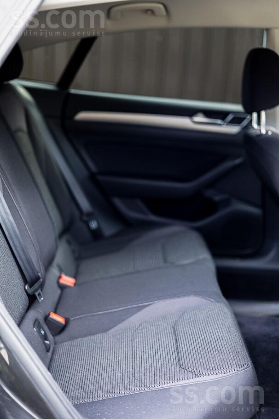 Grey Volkswagen Arteon 2018 in Riga, with an engine capacity of 2.00 L and mileage of 184 thousand km for 16400 €, photo 11 on AUTOMOTO.COM.LV