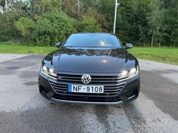 Grey Volkswagen Arteon 2018 in Jelgava, with an engine capacity of 2.00 L and mileage of 287 thousand km for 14800 €, photo 3 on AUTOMOTO.COM.LV