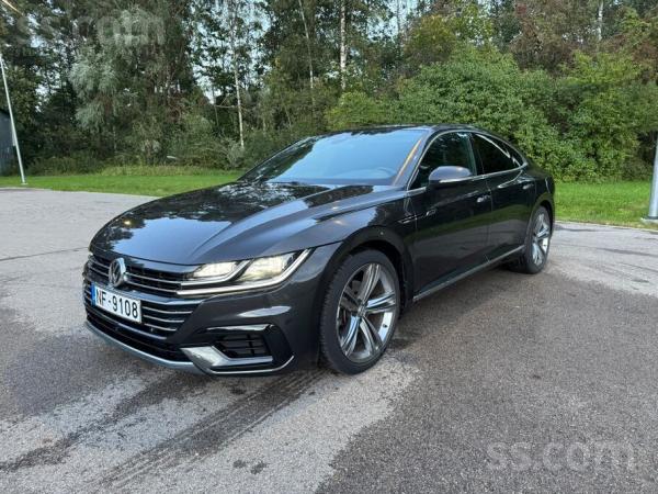 Grey Volkswagen Arteon 2018 in Jelgava, with an engine capacity of 2.00 L and mileage of 287 thousand km for 14800 €, photo 4 on AUTOMOTO.COM.LV