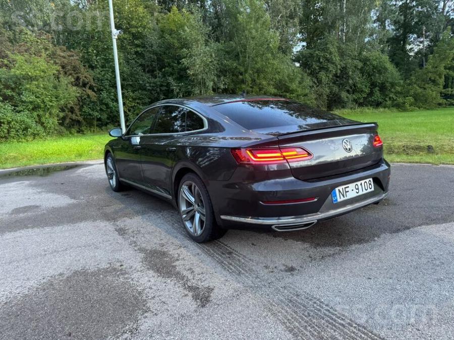 Pelēks Volkswagen Arteon 2018 Jelgava, ar dzinēja tilpumu 2.00 L un nobraukumu 287 tūkst. km par 14800 €, foto 8 vietnē AUTOMOTO.COM.LV