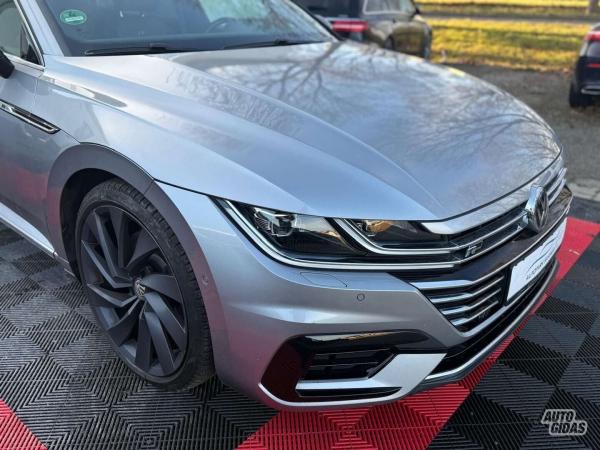 Pelēks Volkswagen Arteon 2019 Kauņa, ar dzinēja tilpumu 2.00 L un nobraukumu 100 tūkst. km par 29403 €, foto 4 vietnē AUTOMOTO.COM.LV