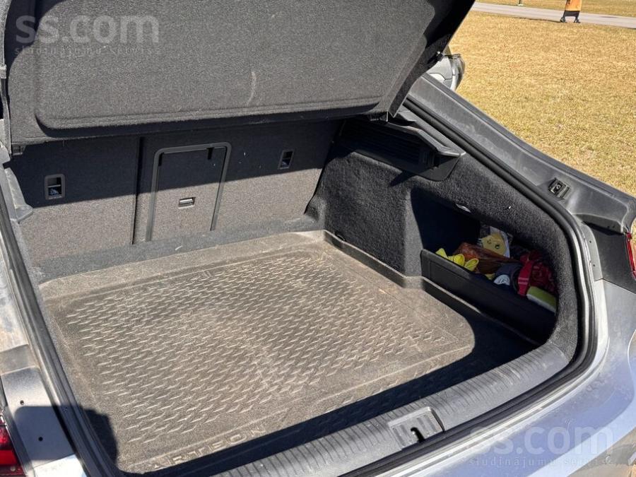 Pelēks Volkswagen Arteon 2019 Rīga, ar dzinēja tilpumu 1.50 L un nobraukumu 92 tūkst. km par 19800 €, foto 14 vietnē AUTOMOTO.COM.LV