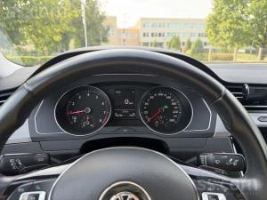 Grey Volkswagen Arteon 2019 in Riga, with an engine capacity of 1.50 L and mileage of 142 thousand km for 17800 €, photo 7 on AUTOMOTO.COM.LV